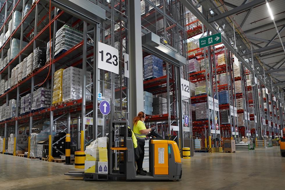Inside Lidl’s vast new Luton distribution centre | Analysis & Features ...